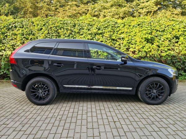 Black Volvo XC60 2014 in Vilnius, with an engine capacity of 1.98 L and mileage of 177 thousand km for 12650 €, photo 9 on AUTOMOTO.COM.LV