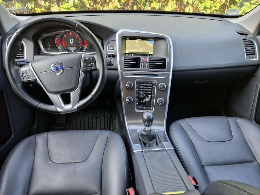 Melns Volvo XC60 2014 Viļņa, ar dzinēja tilpumu 1.98 L un nobraukumu 177 tūkst. km par 12650 €, foto 17 vietnē AUTOMOTO.COM.LV
