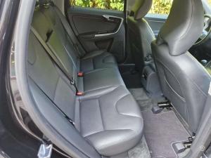 Melns Volvo XC60 2014 Viļņa, ar dzinēja tilpumu 1.98 L un nobraukumu 177 tūkst. km par 12650 €, foto 21 vietnē AUTOMOTO.COM.LV