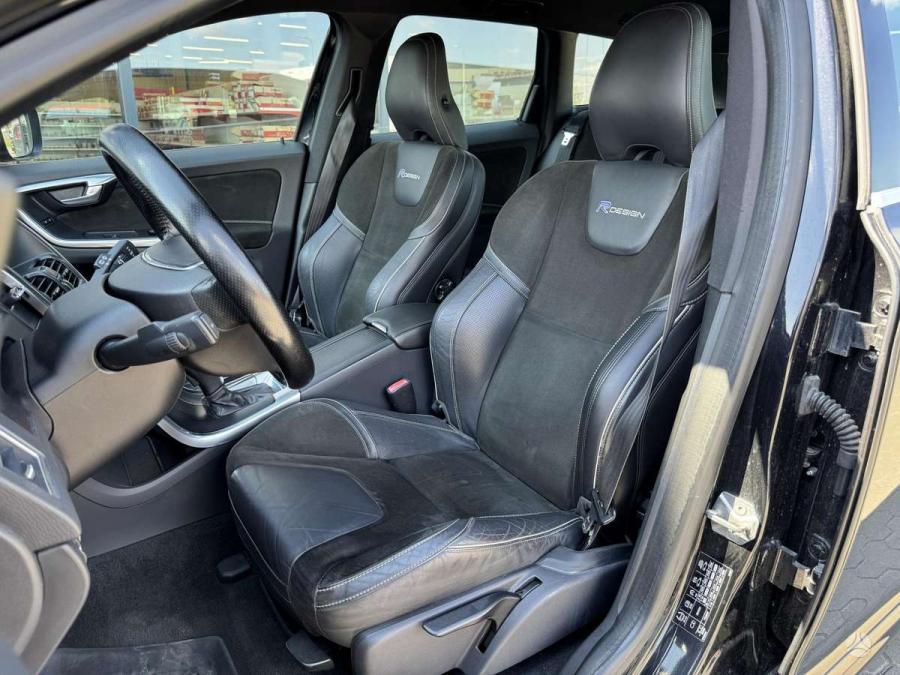Black Volvo XC60 2014 in Vilnius, with an engine capacity of 2.00 L and mileage of 177 thousand km for 10650 €, photo 8 on AUTOMOTO.COM.LV