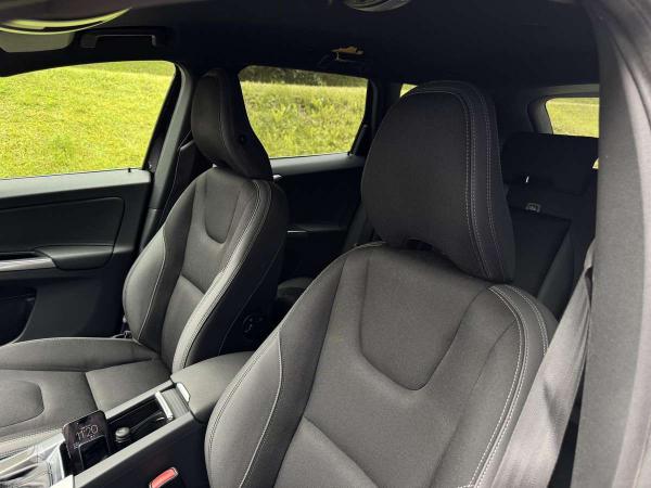Melns Volvo XC60 2014 Alīta, ar dzinēja tilpumu 2.00 L un nobraukumu 191 tūkst. km par 10950 €, foto 8 vietnē AUTOMOTO.COM.LV