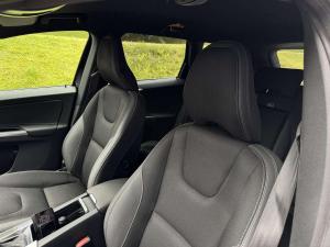 Black Volvo XC60 2014 in Alytus, with an engine capacity of 2.00 L and mileage of 191 thousand km for 10950 €, photo 9 on AUTOMOTO.COM.LV