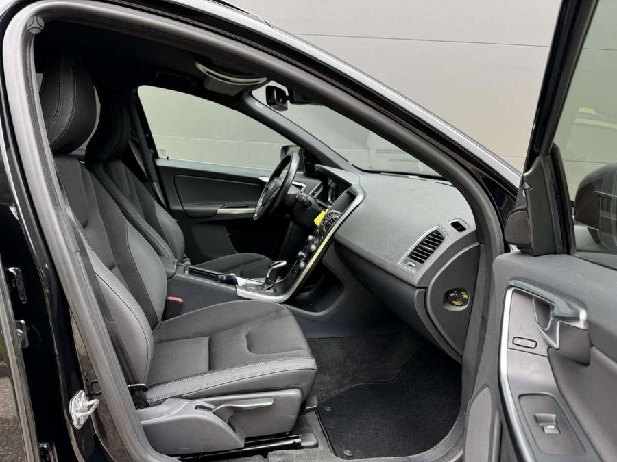 Black Volvo XC60 2014 in Alytus, with an engine capacity of 2.00 L and mileage of 191 thousand km for 10950 €, photo 10 on AUTOMOTO.COM.LV
