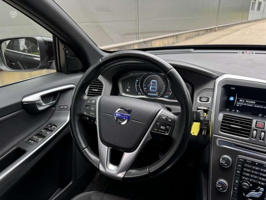 Black Volvo XC60 2014 in Alytus, with an engine capacity of 2.00 L and mileage of 191 thousand km for 10950 €, photo 14 on AUTOMOTO.COM.LV