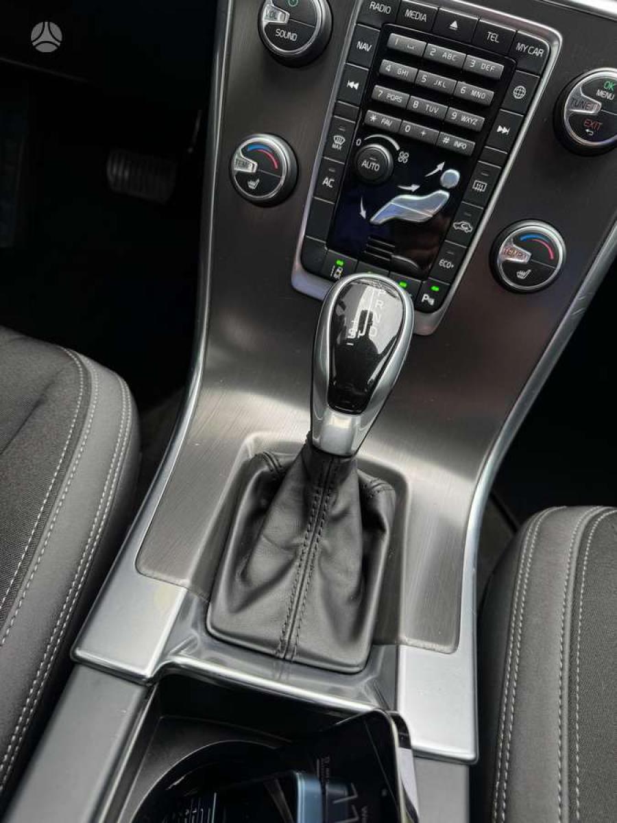 Black Volvo XC60 2014 in Alytus, with an engine capacity of 2.00 L and mileage of 191 thousand km for 10950 €, photo 20 on AUTOMOTO.COM.LV