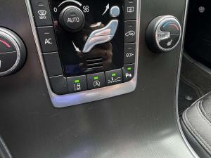 Black Volvo XC60 2014 in Alytus, with an engine capacity of 2.00 L and mileage of 191 thousand km for 10950 €, photo 23 on AUTOMOTO.COM.LV