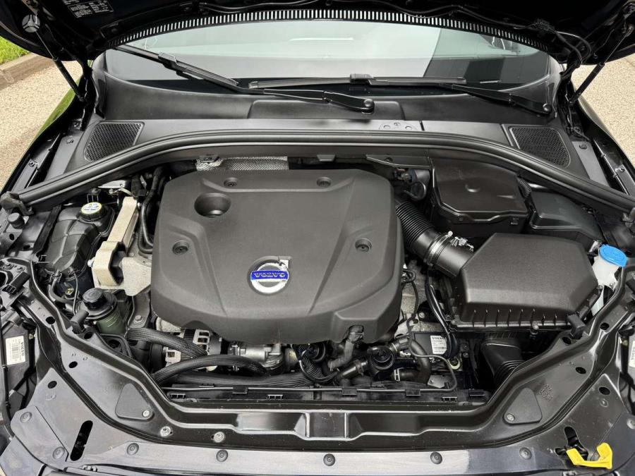 Black Volvo XC60 2014 in Alytus, with an engine capacity of 2.00 L and mileage of 191 thousand km for 10950 €, photo 40 on AUTOMOTO.COM.LV