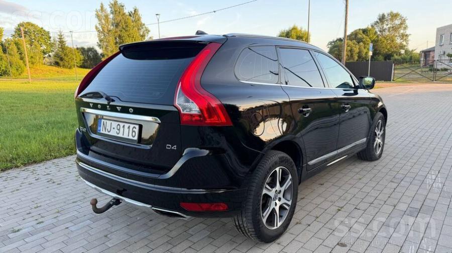 Black Volvo XC60 2014 in Rezekne, with an engine capacity of 2.00 L and mileage of 217 thousand km for 7999 €, photo 4 on AUTOMOTO.COM.LV