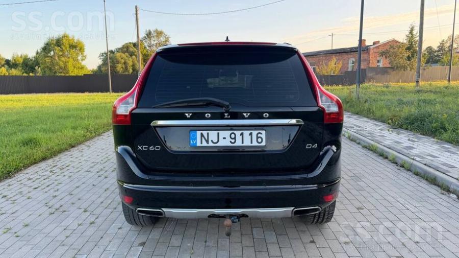 Black Volvo XC60 2014 in Rezekne, with an engine capacity of 2.00 L and mileage of 217 thousand km for 7999 €, photo 5 on AUTOMOTO.COM.LV