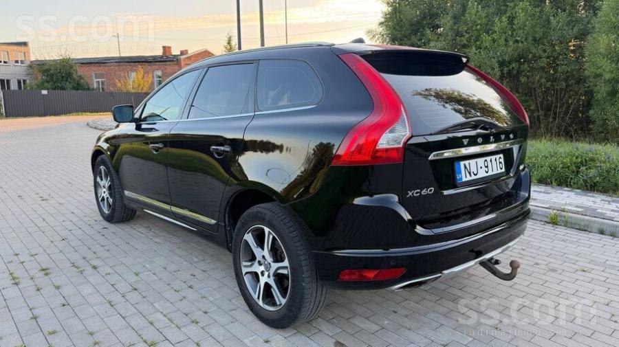 Black Volvo XC60 2014 in Rezekne, with an engine capacity of 2.00 L and mileage of 217 thousand km for 7999 €, photo 6 on AUTOMOTO.COM.LV