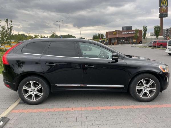 Melns Volvo XC60 2014 Viļņa, ar dzinēja tilpumu 2.95 L un nobraukumu 263 tūkst. km par 8950 €, foto 7 vietnē AUTOMOTO.COM.LV