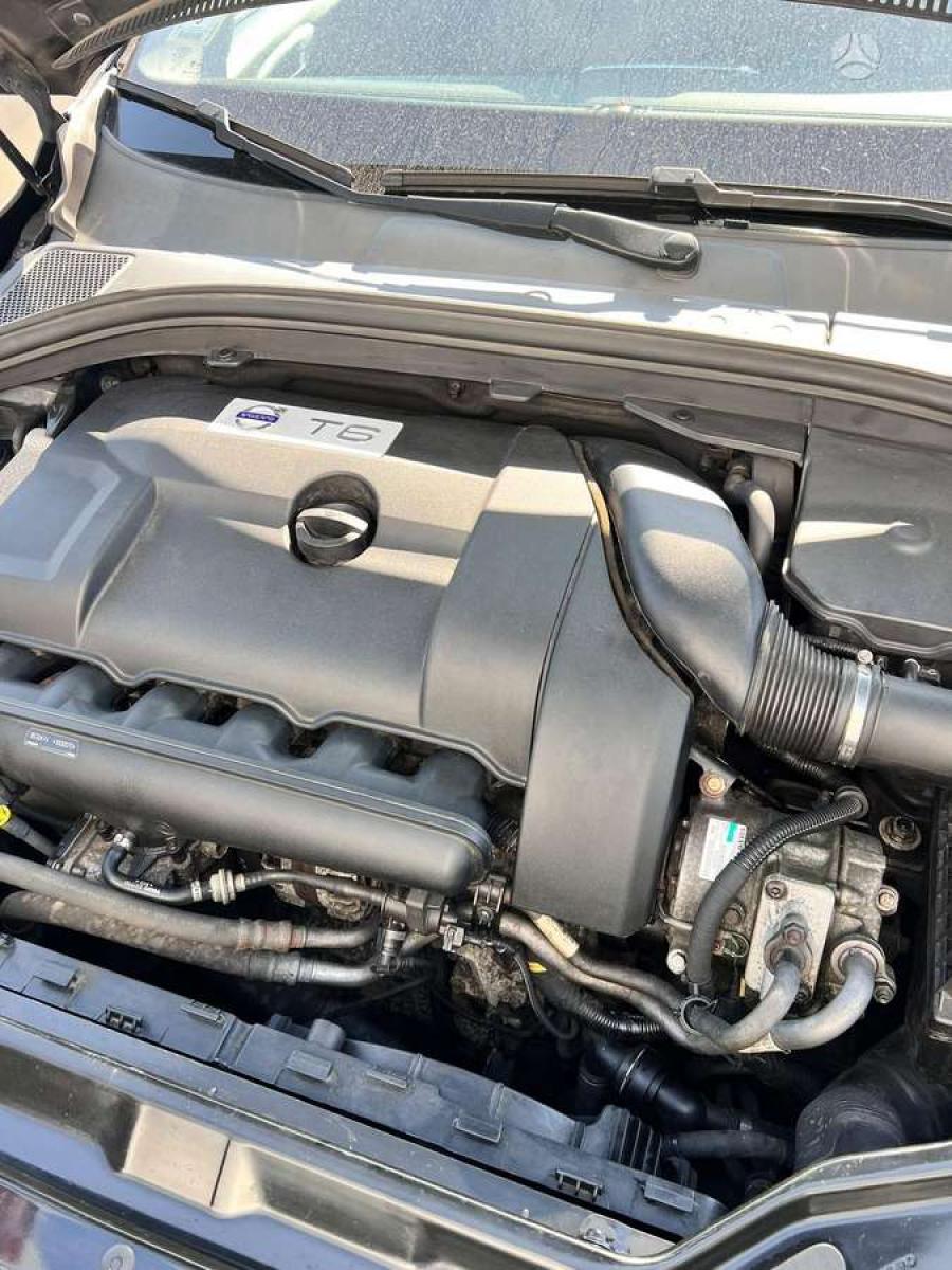Melns Volvo XC60 2014 Klaipėda, ar dzinēja tilpumu 3.00 L un nobraukumu 355 tūkst. km par 5900 €, foto 9 vietnē AUTOMOTO.COM.LV