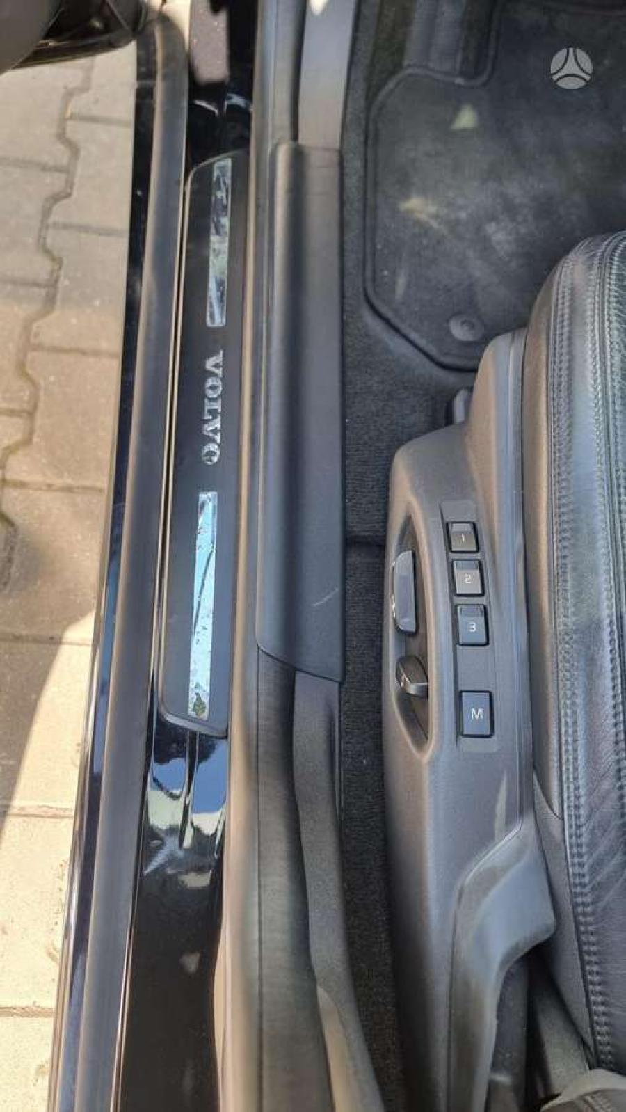 Melns Volvo XC60 2014 Klaipėda, ar dzinēja tilpumu 3.00 L un nobraukumu 355 tūkst. km par 5900 €, foto 10 vietnē AUTOMOTO.COM.LV