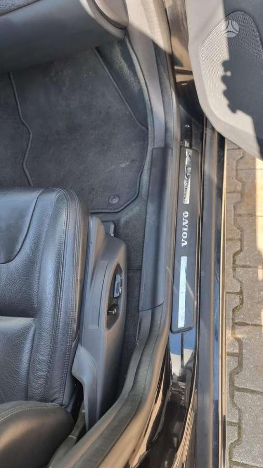 Melns Volvo XC60 2014 Klaipėda, ar dzinēja tilpumu 3.00 L un nobraukumu 355 tūkst. km par 5900 €, foto 11 vietnē AUTOMOTO.COM.LV