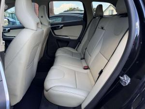 Melns Volvo XC60 2014 Utena, ar dzinēja tilpumu 2.40 L un nobraukumu 278 tūkst. km par 13750 €, foto 21 vietnē AUTOMOTO.COM.LV