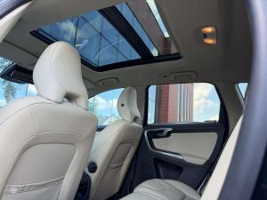 Melns Volvo XC60 2014 Utena, ar dzinēja tilpumu 2.40 L un nobraukumu 278 tūkst. km par 13750 €, foto 23 vietnē AUTOMOTO.COM.LV