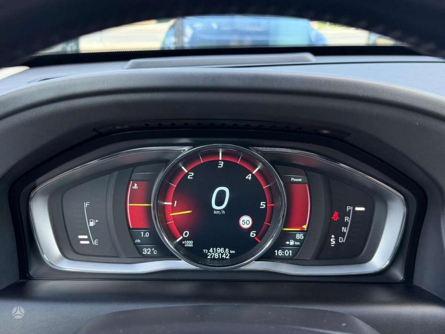 Melns Volvo XC60 2014 Utena, ar dzinēja tilpumu 2.40 L un nobraukumu 278 tūkst. km par 13750 €, foto 25 vietnē AUTOMOTO.COM.LV