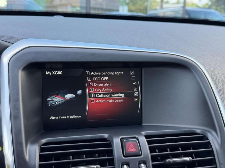 Melns Volvo XC60 2014 Utena, ar dzinēja tilpumu 2.40 L un nobraukumu 278 tūkst. km par 13750 €, foto 33 vietnē AUTOMOTO.COM.LV