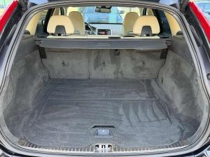 Melns Volvo XC60 2014 Utena, ar dzinēja tilpumu 2.40 L un nobraukumu 278 tūkst. km par 13750 €, foto 40 vietnē AUTOMOTO.COM.LV