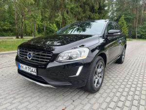 Black Volvo XC60 2014 in Vilnius, with an engine capacity of 1.98 L and mileage of 295 thousand km for 9999 €, photo 4 on AUTOMOTO.COM.LV