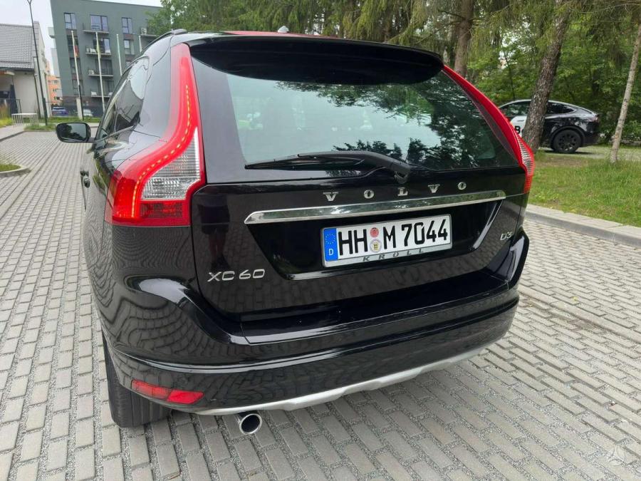Black Volvo XC60 2014 in Vilnius, with an engine capacity of 1.98 L and mileage of 295 thousand km for 9999 €, photo 6 on AUTOMOTO.COM.LV