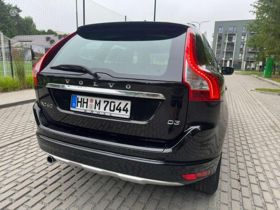 Black Volvo XC60 2014 in Vilnius, with an engine capacity of 1.98 L and mileage of 295 thousand km for 9999 €, photo 10 on AUTOMOTO.COM.LV