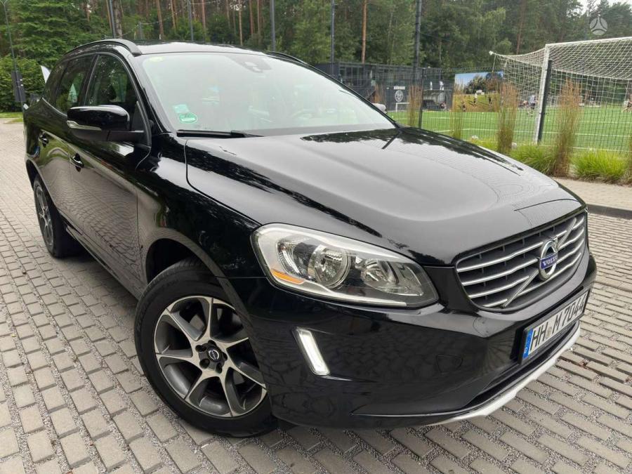 Black Volvo XC60 2014 in Vilnius, with an engine capacity of 1.98 L and mileage of 295 thousand km for 9999 €, photo 13 on AUTOMOTO.COM.LV