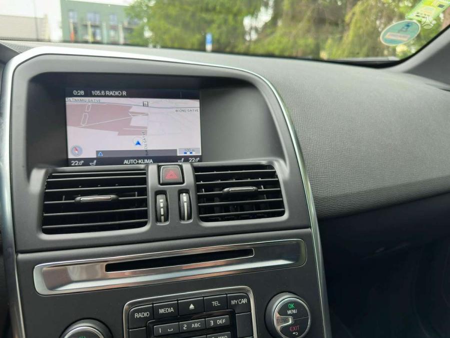 Black Volvo XC60 2014 in Vilnius, with an engine capacity of 1.98 L and mileage of 295 thousand km for 9999 €, photo 18 on AUTOMOTO.COM.LV