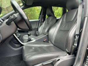 Black Volvo XC60 2014 in Vilnius, with an engine capacity of 1.98 L and mileage of 295 thousand km for 9999 €, photo 20 on AUTOMOTO.COM.LV