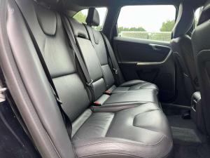 Black Volvo XC60 2014 in Vilnius, with an engine capacity of 1.98 L and mileage of 295 thousand km for 9999 €, photo 22 on AUTOMOTO.COM.LV