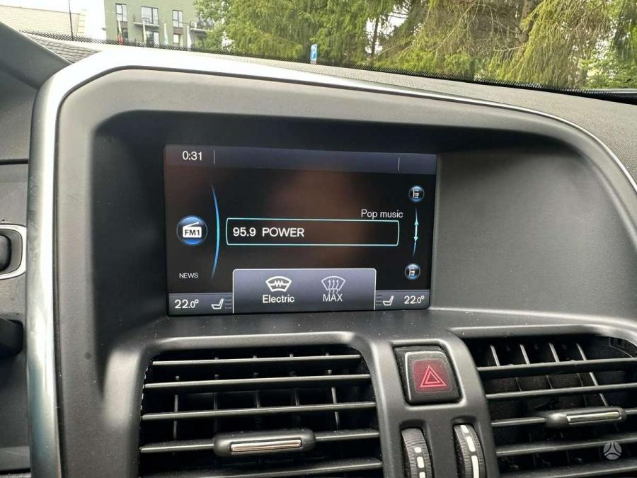 Black Volvo XC60 2014 in Vilnius, with an engine capacity of 1.98 L and mileage of 295 thousand km for 9999 €, photo 28 on AUTOMOTO.COM.LV