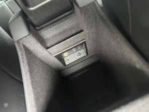 Black Volvo XC60 2014 in Vilnius, with an engine capacity of 1.98 L and mileage of 295 thousand km for 9999 €, photo 31 on AUTOMOTO.COM.LV