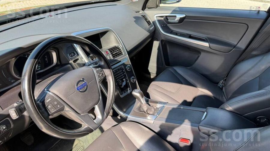 Melns Volvo XC60 2014 Rēzekne, ar dzinēja tilpumu 2.00 L un nobraukumu 217 tūkst. km par 7499 €, foto 7 vietnē AUTOMOTO.COM.LV