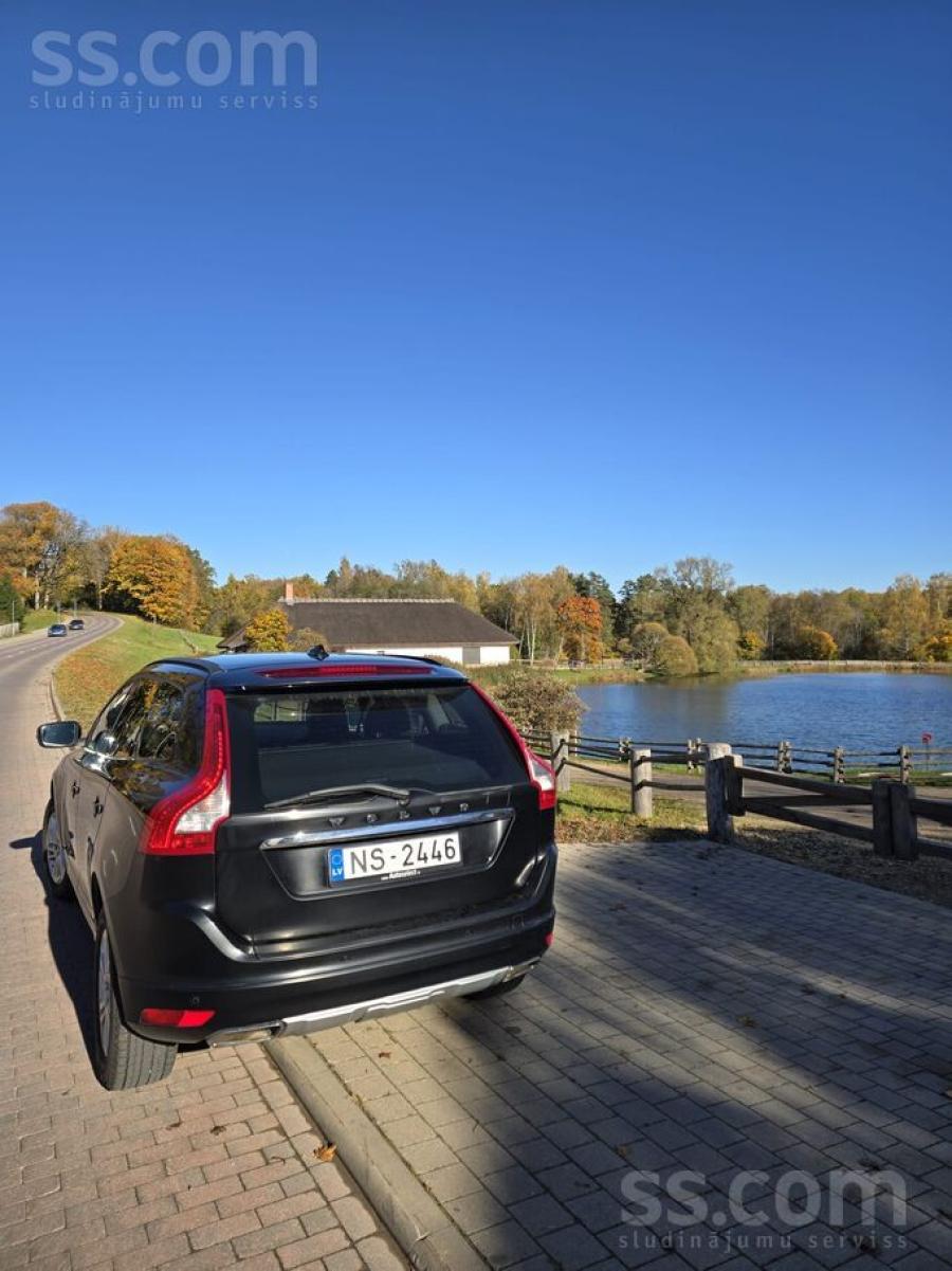 Melns Volvo XC60 2014 Rīga, ar dzinēja tilpumu 2.40 L un nobraukumu 376 tūkst. km par 9000 €, foto 3 vietnē AUTOMOTO.COM.LV