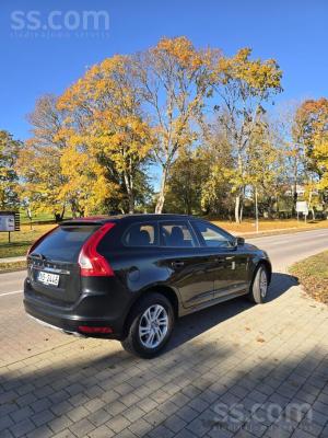 Melns Volvo XC60 2014 Rīga, ar dzinēja tilpumu 2.40 L un nobraukumu 376 tūkst. km par 9000 €, foto 4 vietnē AUTOMOTO.COM.LV