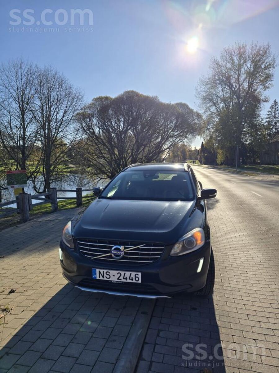 Melns Volvo XC60 2014 Rīga, ar dzinēja tilpumu 2.40 L un nobraukumu 376 tūkst. km par 9000 €, foto 6 vietnē AUTOMOTO.COM.LV