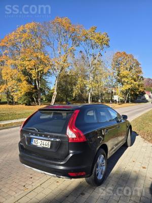 Melns Volvo XC60 2014 Rīga, ar dzinēja tilpumu 2.40 L un nobraukumu 376 tūkst. km par 9000 €, foto 8 vietnē AUTOMOTO.COM.LV