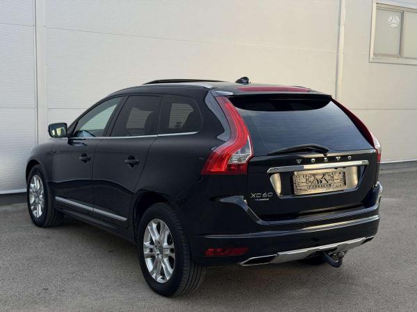 Black Volvo XC60 2014 in Utena, with an engine capacity of 2.40 L and mileage of 278 thousand km for 13750 €, photo 9 on AUTOMOTO.COM.LV