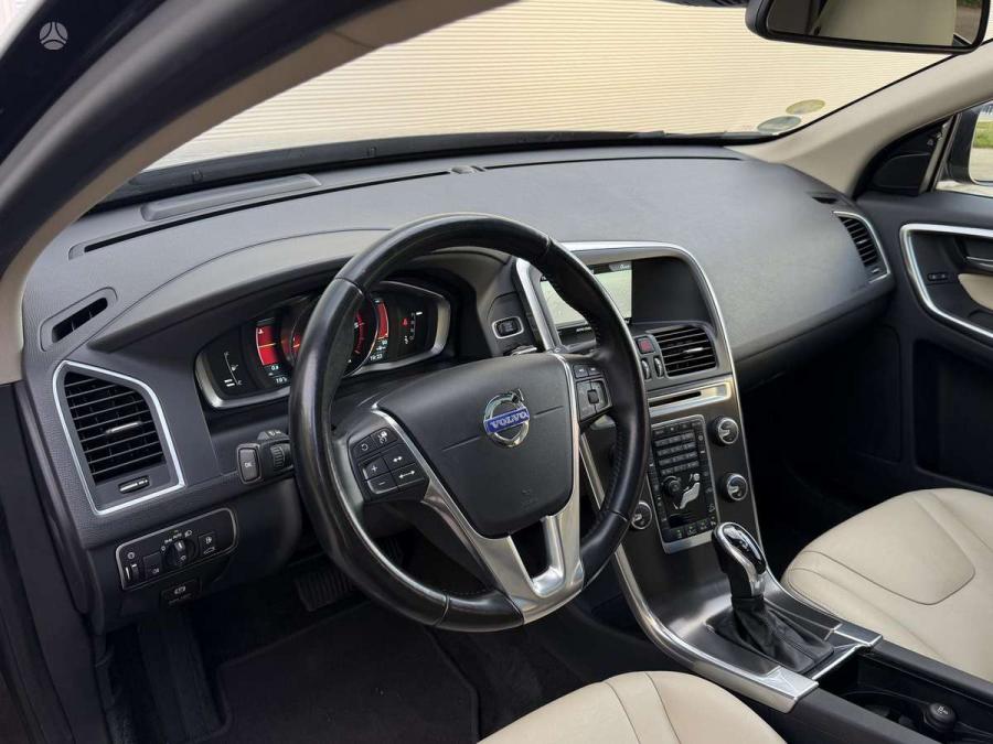 Melns Volvo XC60 2014 Utena, ar dzinēja tilpumu 2.40 L un nobraukumu 278 tūkst. km par 13750 €, foto 13 vietnē AUTOMOTO.COM.LV