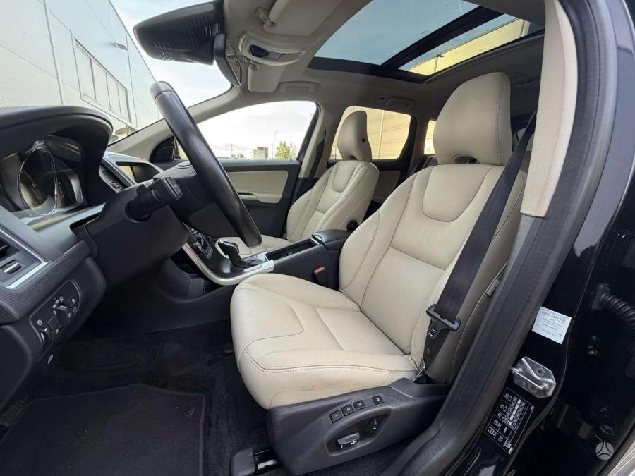 Melns Volvo XC60 2014 Utena, ar dzinēja tilpumu 2.40 L un nobraukumu 278 tūkst. km par 13750 €, foto 14 vietnē AUTOMOTO.COM.LV