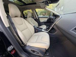 Melns Volvo XC60 2014 Utena, ar dzinēja tilpumu 2.40 L un nobraukumu 278 tūkst. km par 13750 €, foto 16 vietnē AUTOMOTO.COM.LV