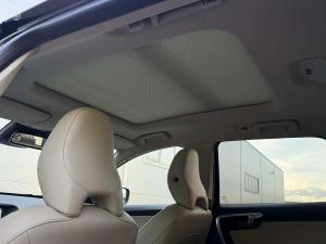 Melns Volvo XC60 2014 Utena, ar dzinēja tilpumu 2.40 L un nobraukumu 278 tūkst. km par 13750 €, foto 23 vietnē AUTOMOTO.COM.LV