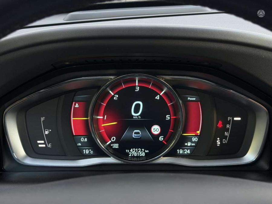 Melns Volvo XC60 2014 Utena, ar dzinēja tilpumu 2.40 L un nobraukumu 278 tūkst. km par 13750 €, foto 25 vietnē AUTOMOTO.COM.LV
