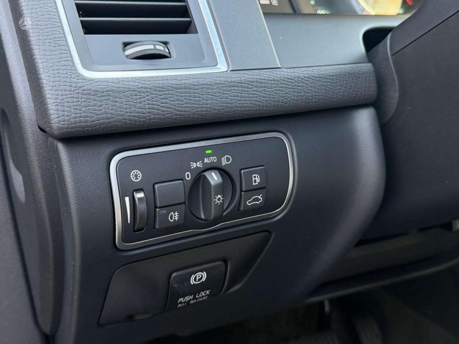 Melns Volvo XC60 2014 Utena, ar dzinēja tilpumu 2.40 L un nobraukumu 278 tūkst. km par 13750 €, foto 36 vietnē AUTOMOTO.COM.LV