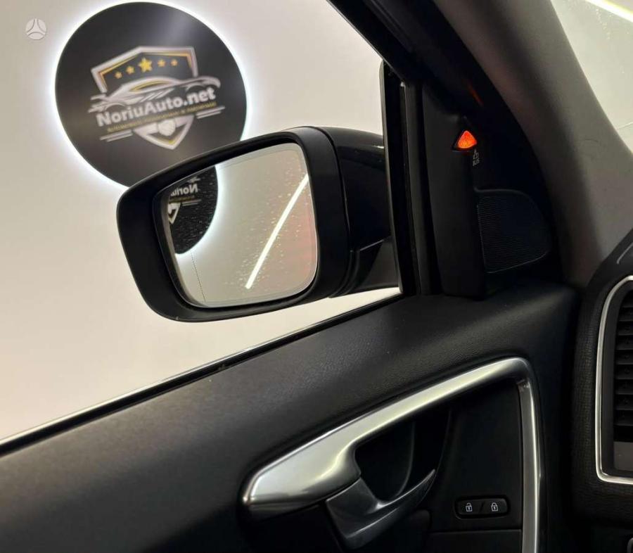 Black Volvo XC60 2014 in Marijampole, with an engine capacity of 1.97 L and mileage of 143 thousand km for 12650 €, photo 4 on AUTOMOTO.COM.LV