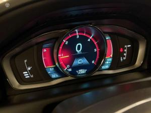 Black Volvo XC60 2014 in Marijampole, with an engine capacity of 1.97 L and mileage of 143 thousand km for 12650 €, photo 6 on AUTOMOTO.COM.LV