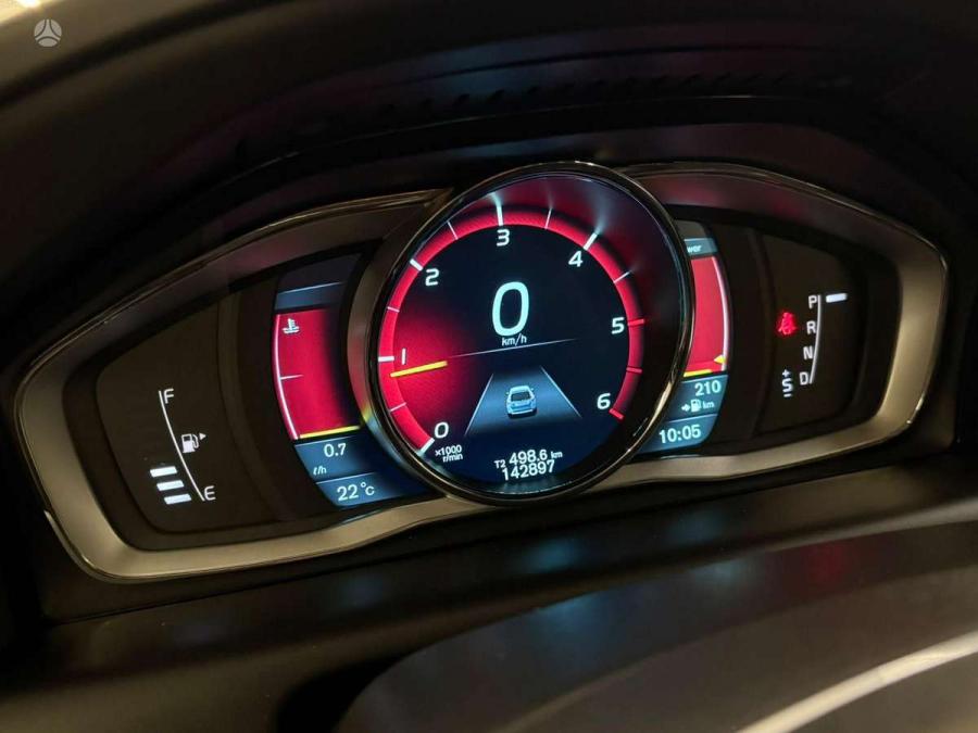 Black Volvo XC60 2014 in Marijampole, with an engine capacity of 1.97 L and mileage of 143 thousand km for 12650 €, photo 6 on AUTOMOTO.COM.LV
