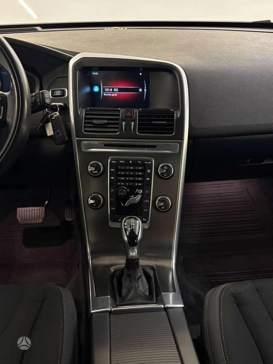Black Volvo XC60 2014 in Marijampole, with an engine capacity of 1.97 L and mileage of 143 thousand km for 12650 €, photo 19 on AUTOMOTO.COM.LV
