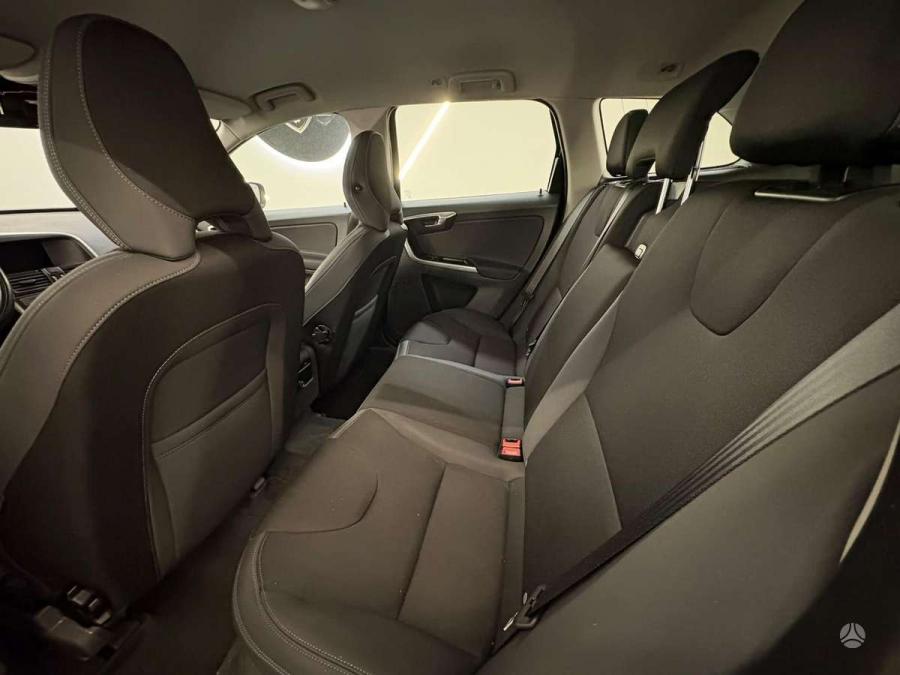 Black Volvo XC60 2014 in Marijampole, with an engine capacity of 1.97 L and mileage of 143 thousand km for 12650 €, photo 23 on AUTOMOTO.COM.LV