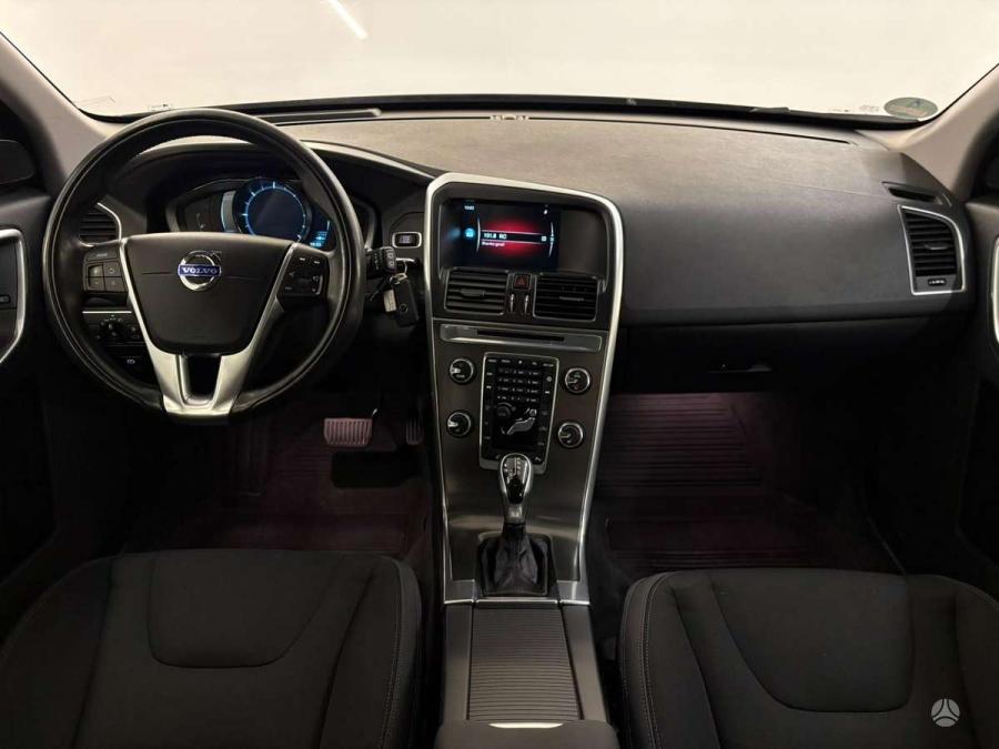 Black Volvo XC60 2014 in Marijampole, with an engine capacity of 1.97 L and mileage of 143 thousand km for 12650 €, photo 25 on AUTOMOTO.COM.LV